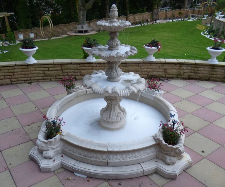3 Tiered Windsor Fountain With A Small Neopolitan Pool Surround ...