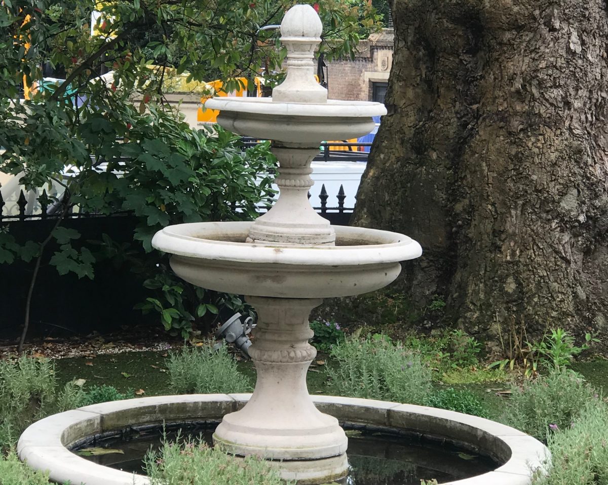 2 Tiered Edwardian Fountain, Medium Cambridge Double Pool Surround ...
