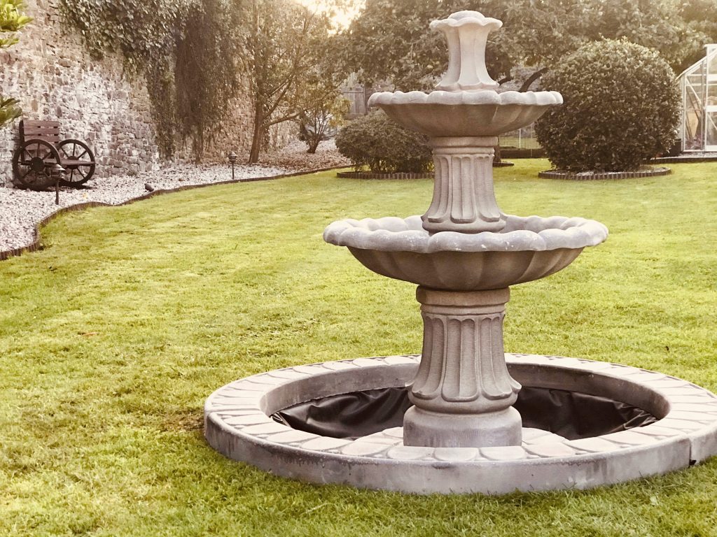 2 Tiered Barcelona Fountain, Small Aster Single Pool Surround - Stone ...