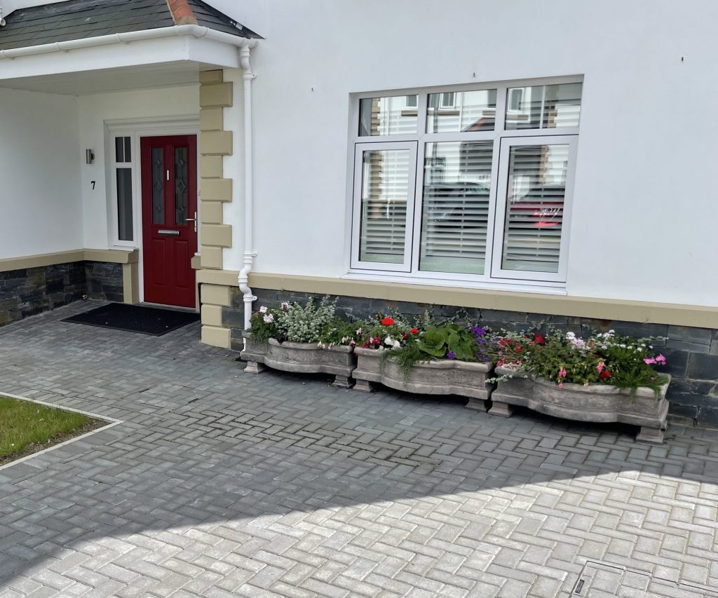 Pair of Extra Large Curved Fronted Troughs - Stone Garden Ornaments ...